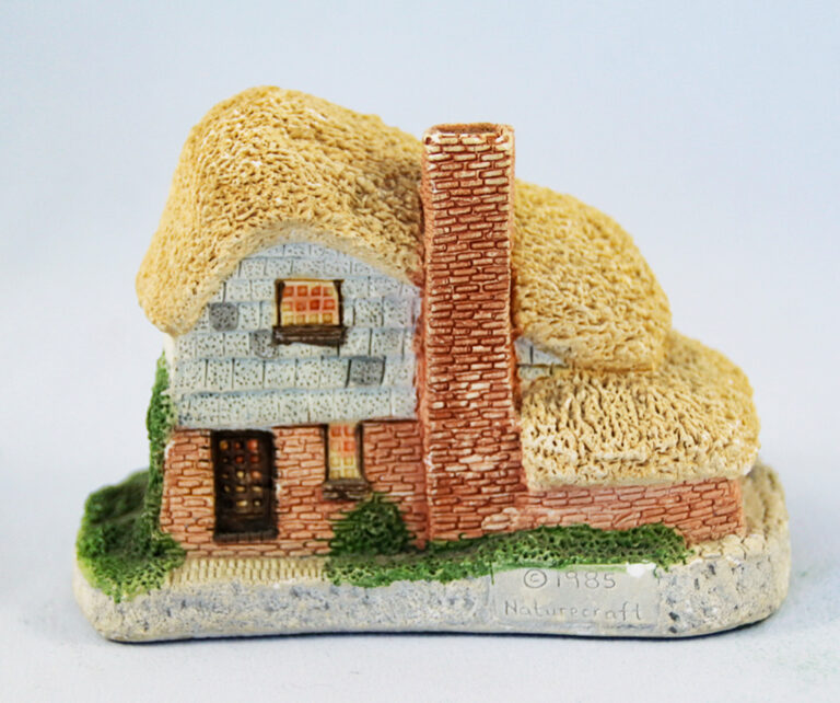 2. Norfolk Cottage - Artware Studios - England - Vintage Ceramics